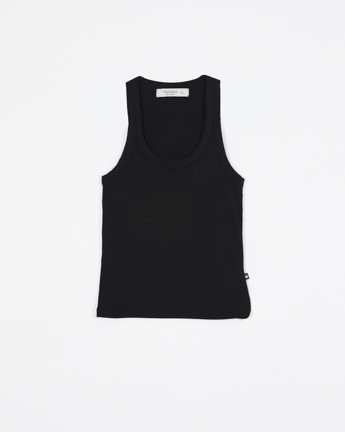 MUSCULOSA BASIC CON CALCE AL CUERPO, REALIZADA EN NEO MORLEY 96,2% RAYON 3,8% SPANDEX. INDUSTRIA ...